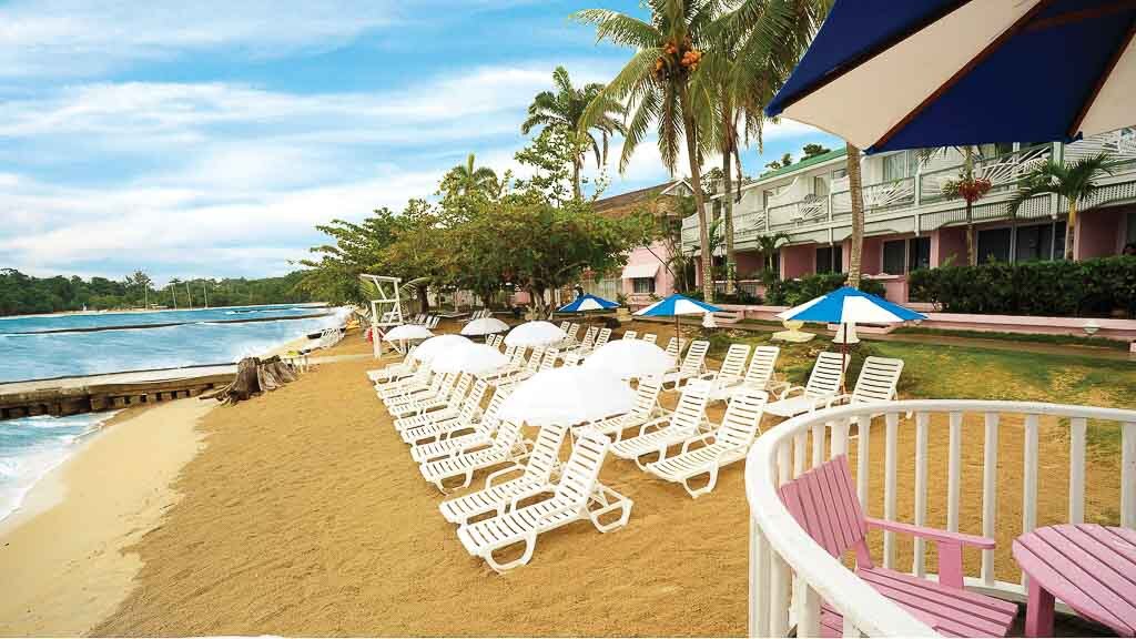 Shaw Park Beach Hotel And Spa